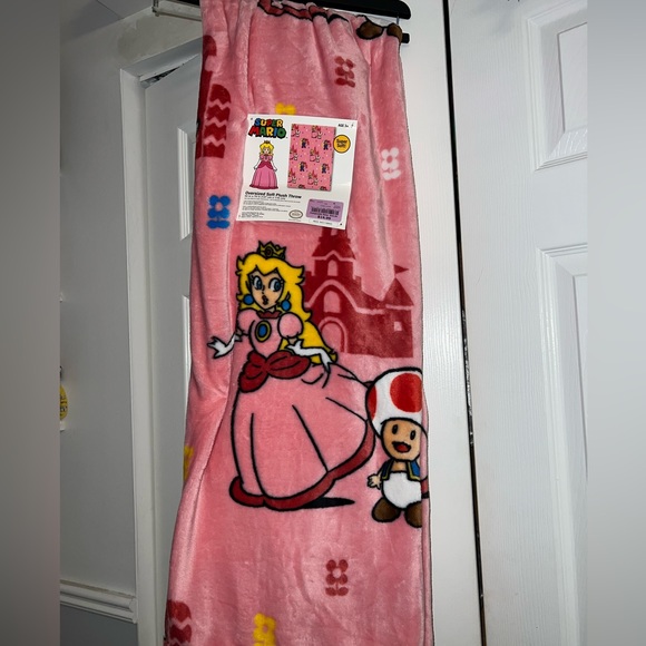 Nintendo | Bedding | Super Mario Princess Peach Pink Throw Blanket ...